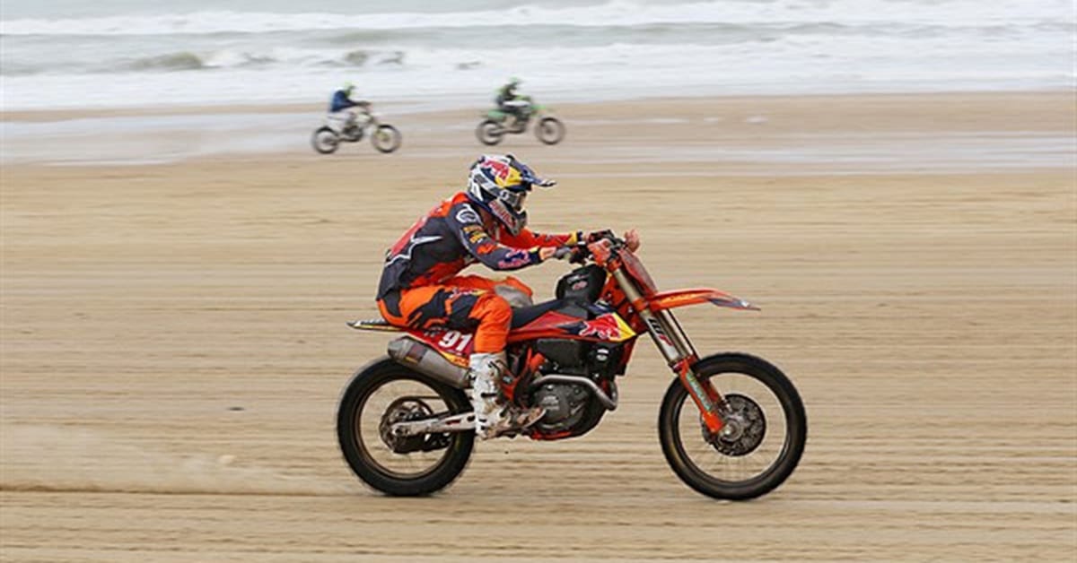 Nathan Watson secures victory at Grayan-et-L'Hopital