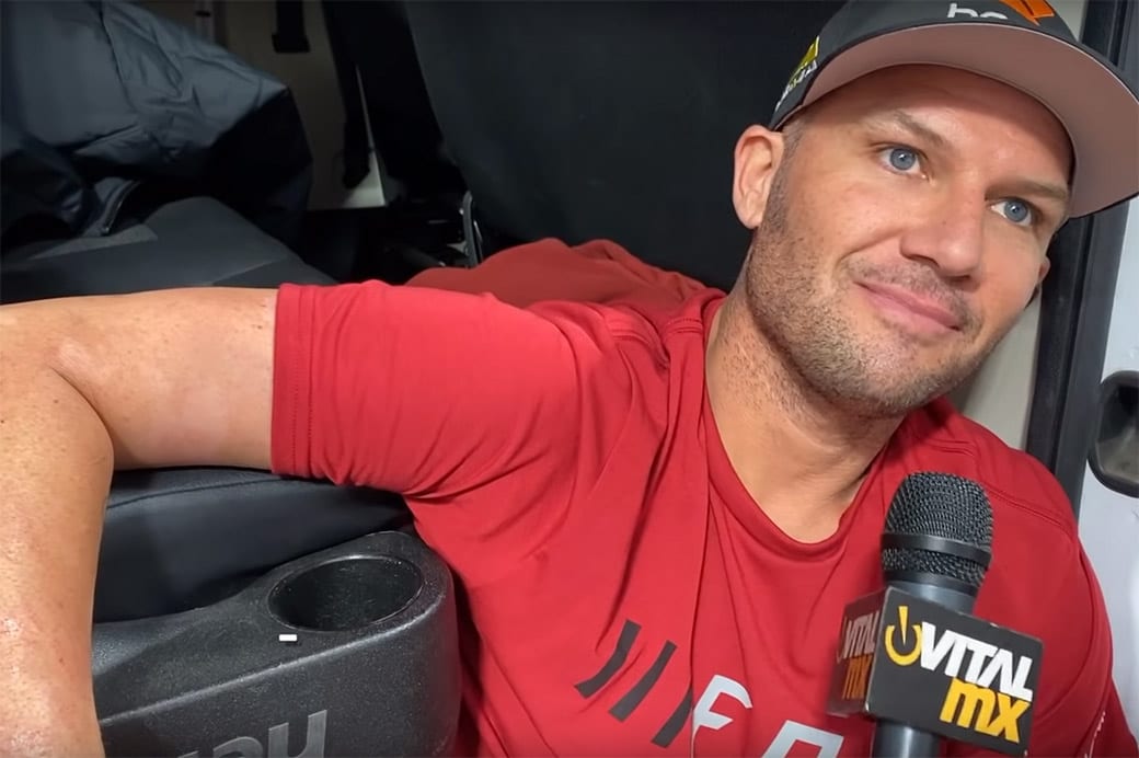 Chad Reed offers an injury update after his 'strange crash' at Paris ...