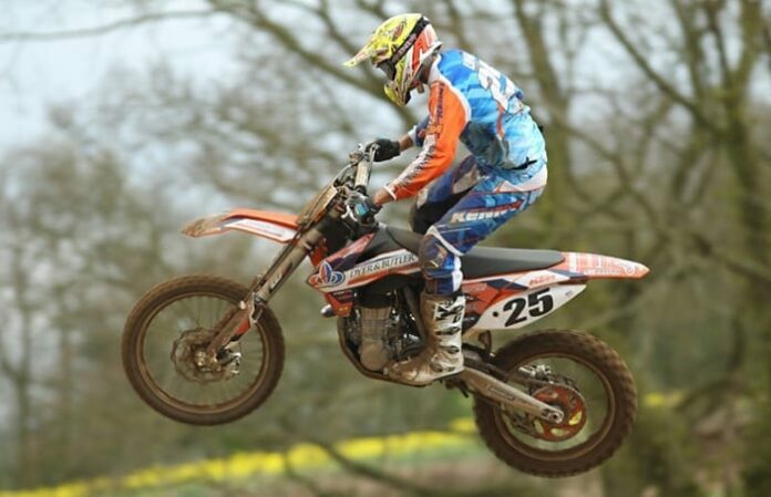 Jamie Law holds onto Maxxis top 10 | Dirtbike Rider