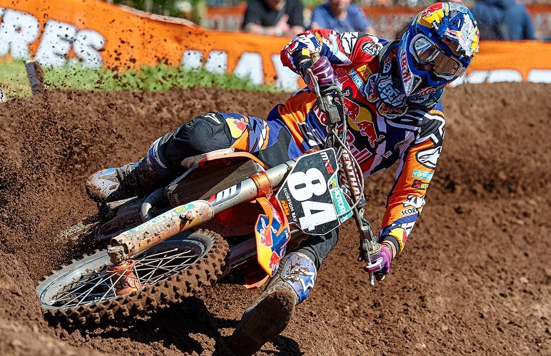 Video: 2015 Maxxis British Motocross Championship - Hawkstone Toofast ...